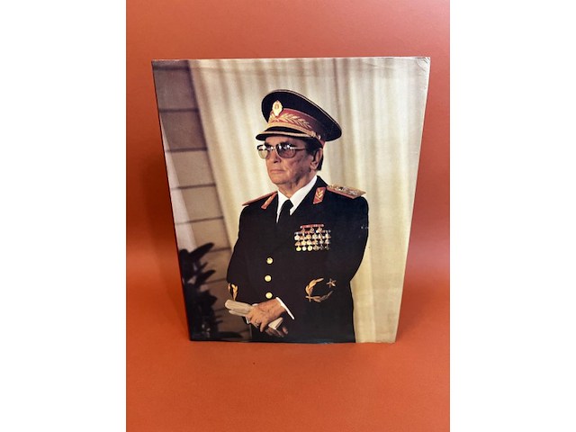 Tito vrhovni komandant