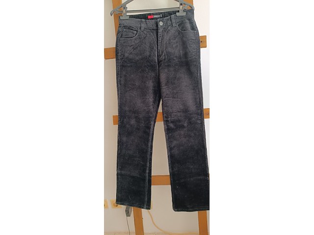 Crne pantalone vel.29