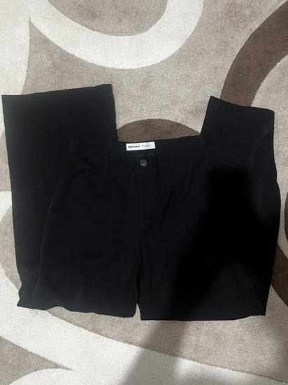 Bershka pantalone vel L