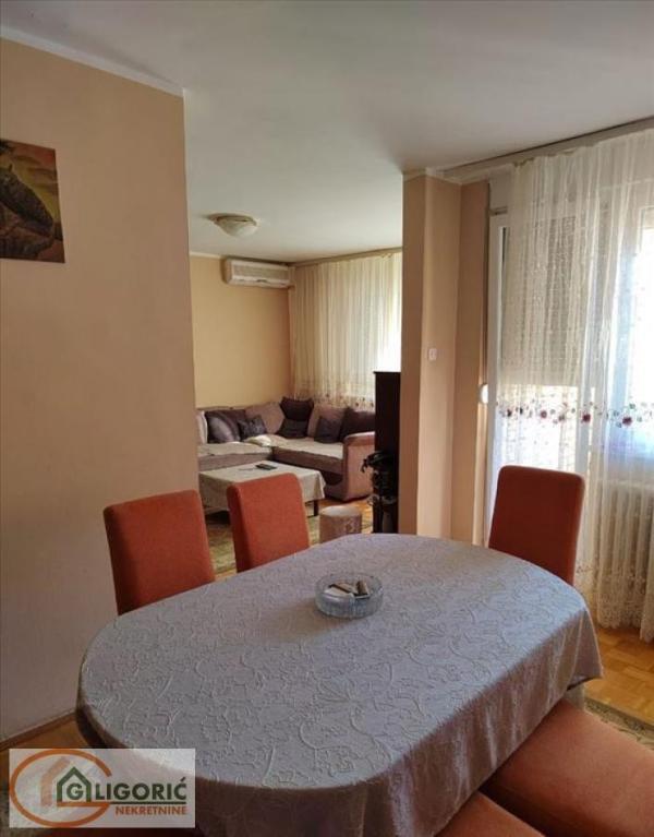 Dunavski kej, Trosoban stan na prodaju, 77m2, 319.990€