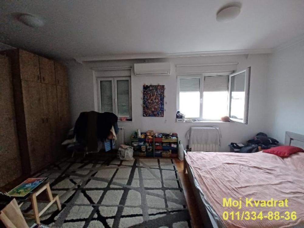 Četvoroiposoban stan na prodaju, 108m2, 280.000€
