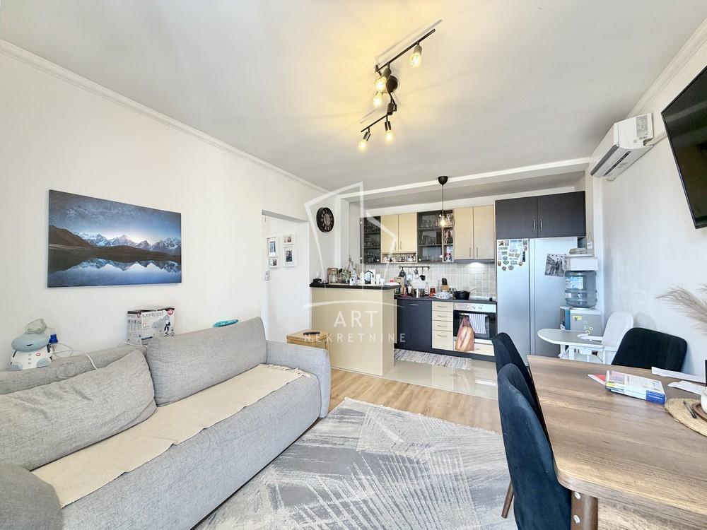 Murmanska, Trosoban stan na prodaju, 60m2, 220.000€