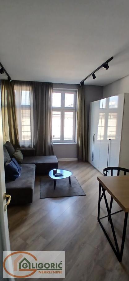Čika Ljubina, Trosoban stan na prodaju, 73m2, 469.000€