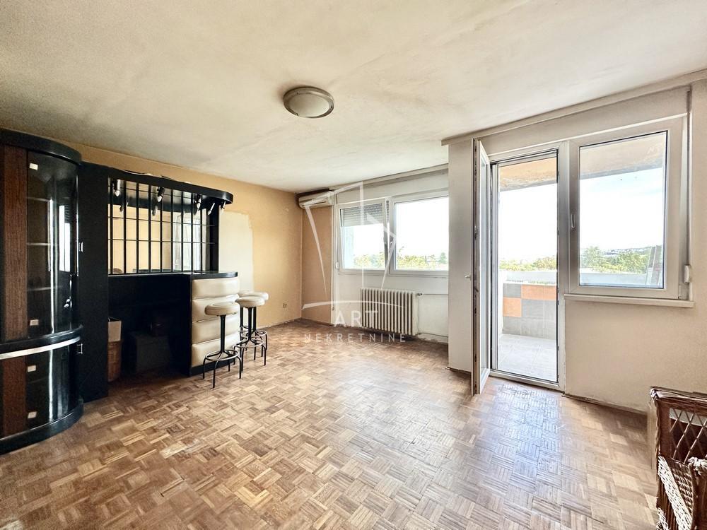 Mike Alasa, Trosoban stan na prodaju, 78m2, 329.000€