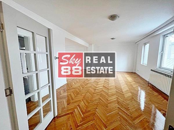 Nebojšina, Četvorosoban stan na prodaju, 144m2, 487.000€