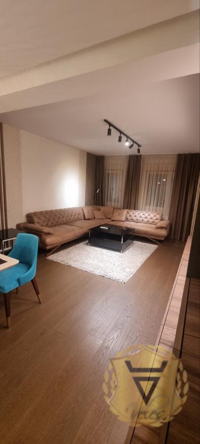 Trosoban stan za izdavanje, 70m2, 1.500€