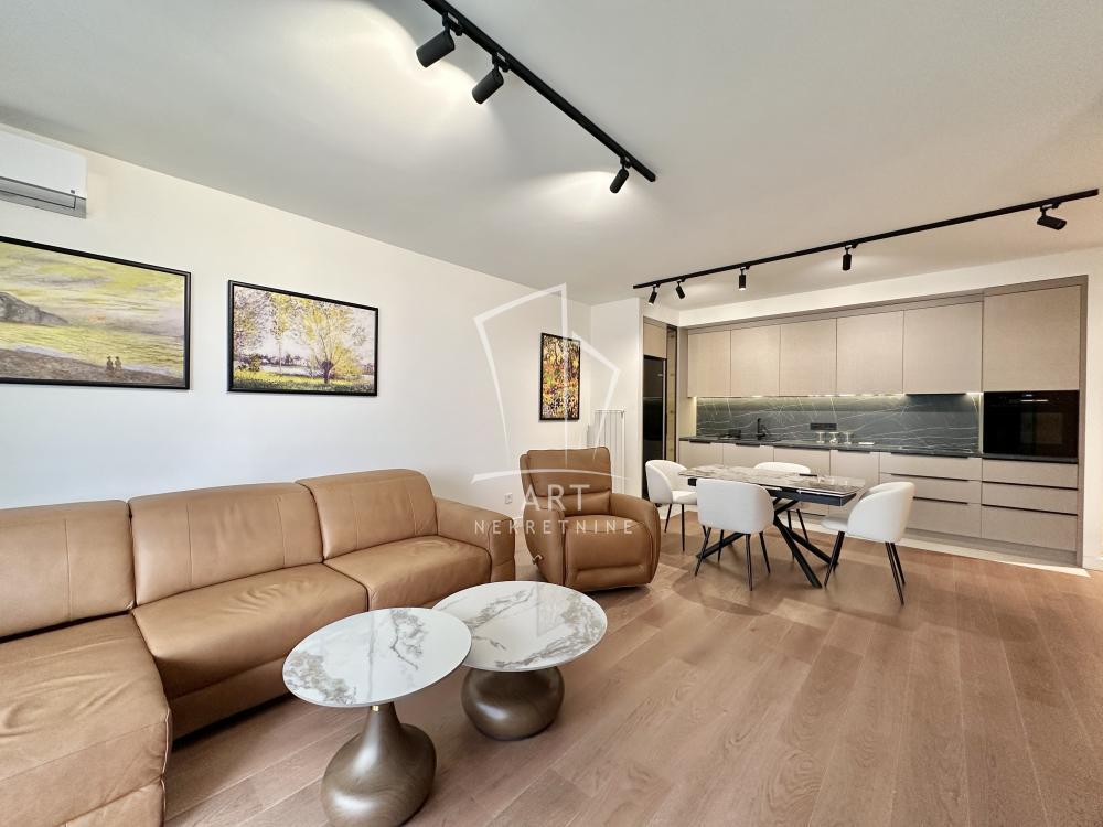 Luke Ćelovića Trebinjca, Četvorosoban stan za izdavanje, 116m2, 2.900€