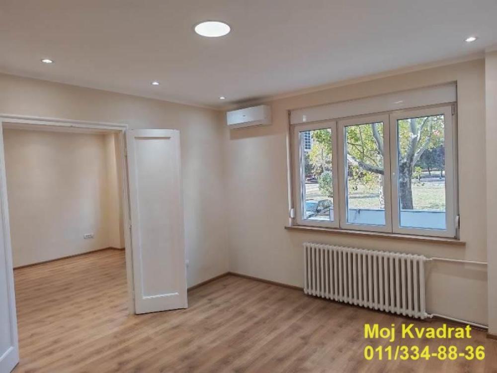 Trosoban stan za izdavanje, 70m2, 1.300€