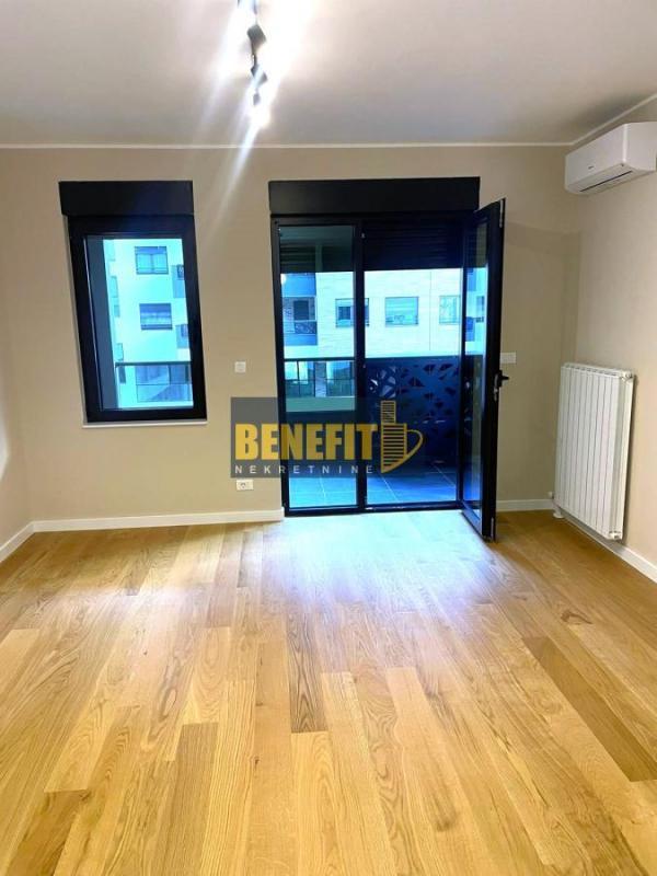 Trosoban stan za izdavanje, 71m2, 850€