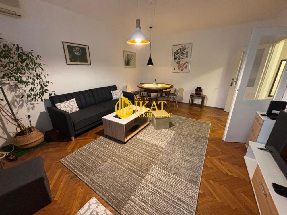 Bulevar Kralja Aleksandra, Trosoban stan za izdavanje, 80m2, 900€