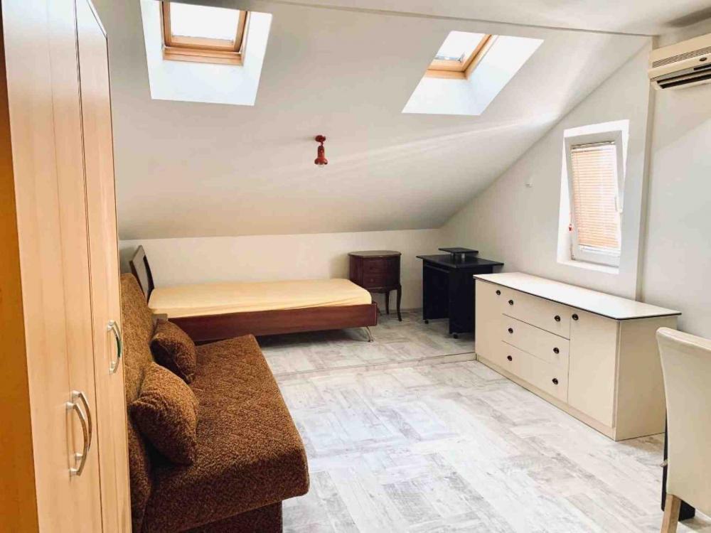 Križanićeva, Stan za izdavanje, 28m2, 350€