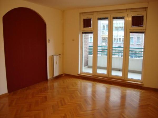 Bulevar Arsenija Čarnojevića, Trosoban stan za izdavanje, 92m2, 1.000€