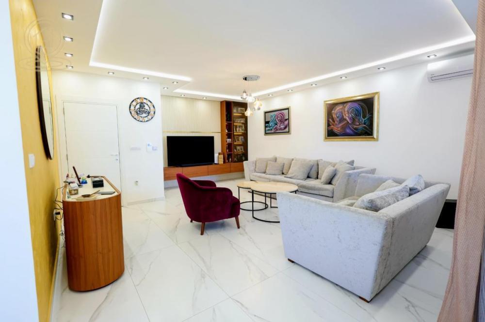 Petosoban stan na prodaju, 149m2, 468.600€
