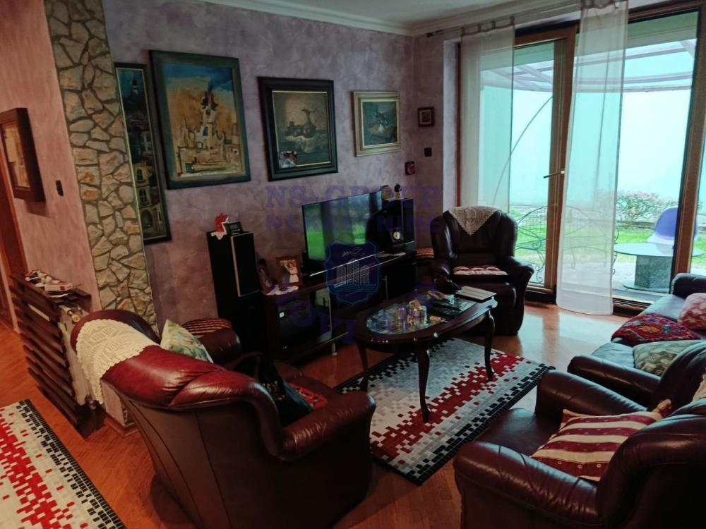 Trosoban stan na prodaju, 54m2, 185.400€