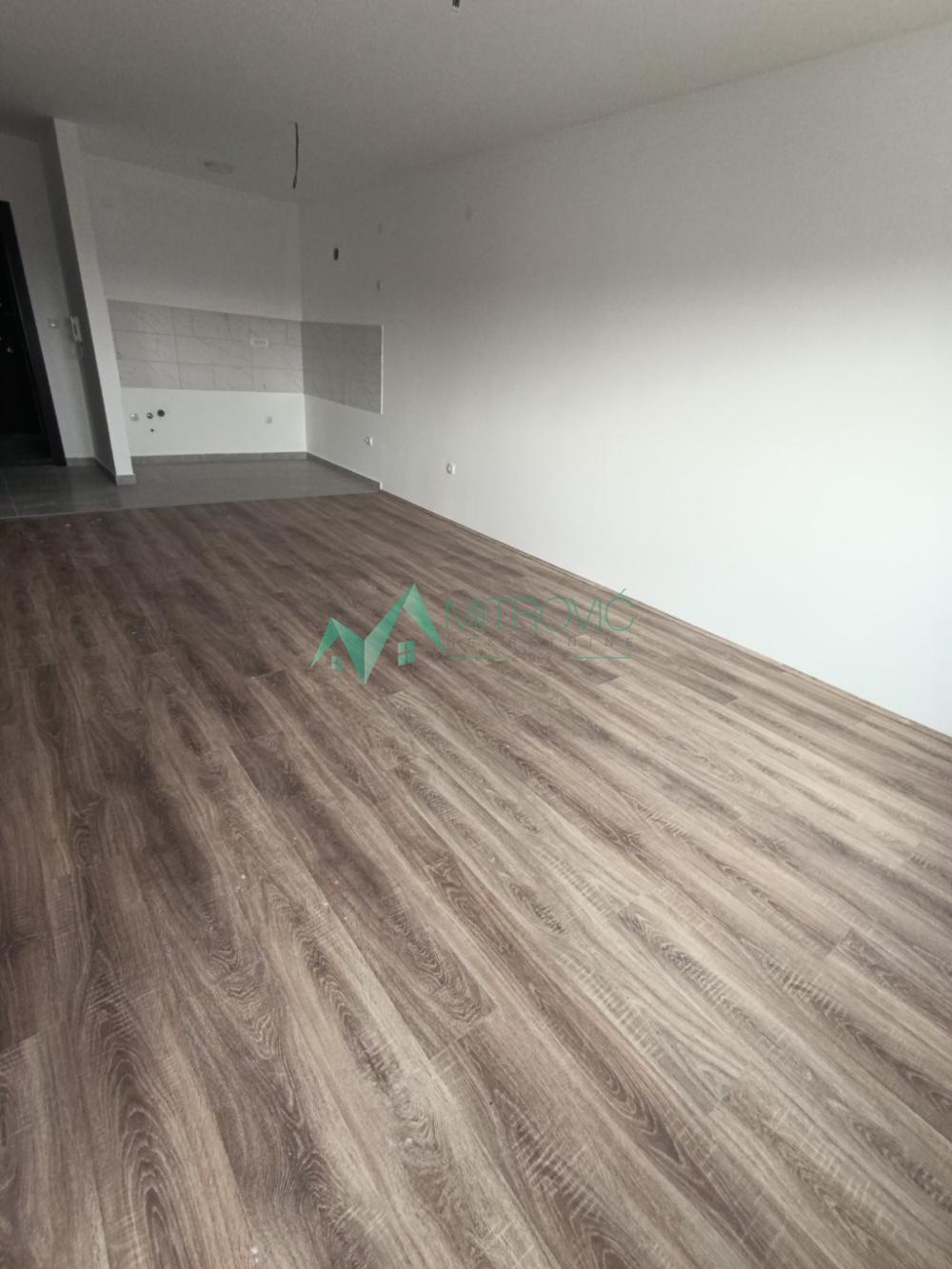 Šestosoban stan na prodaju, 123m2, 237.930€