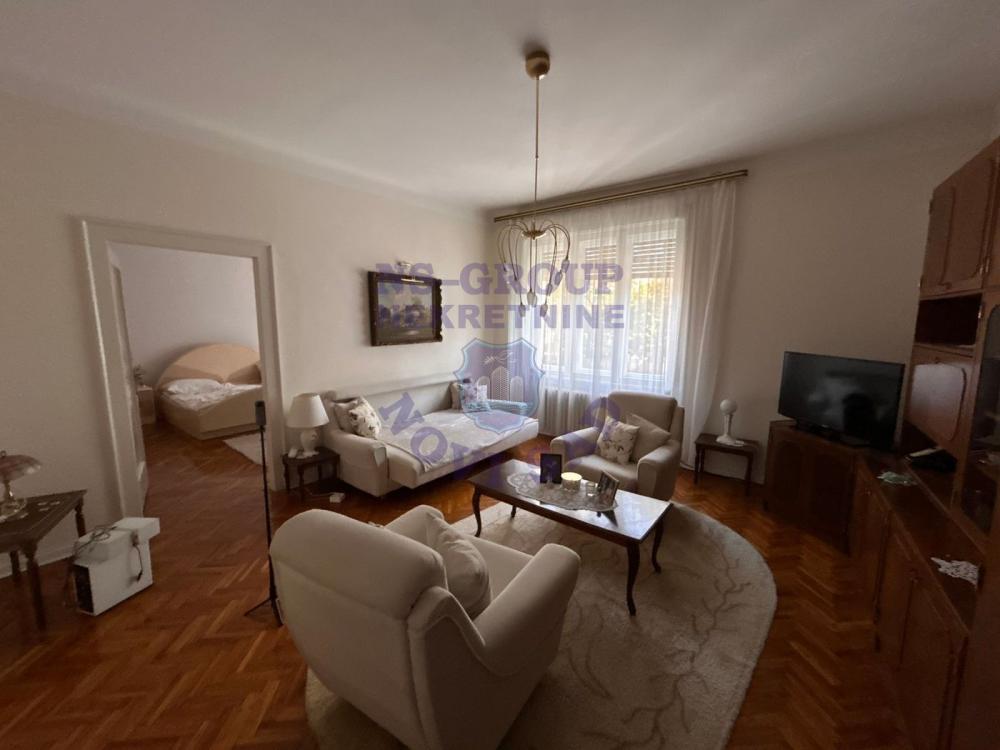Trosoban stan na prodaju, 104m2, 286.450€