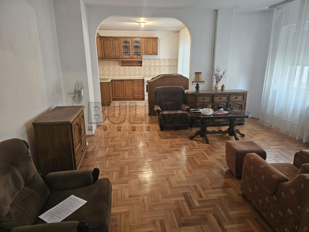 Kneza Mihaila Obrenovića, Dvosoban stan na prodaju, 60m2, 100.000€