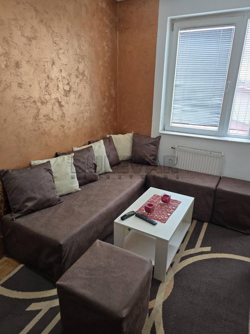 Šumatovačka, Jednosoban stan za izdavanje, 32m2, 300€