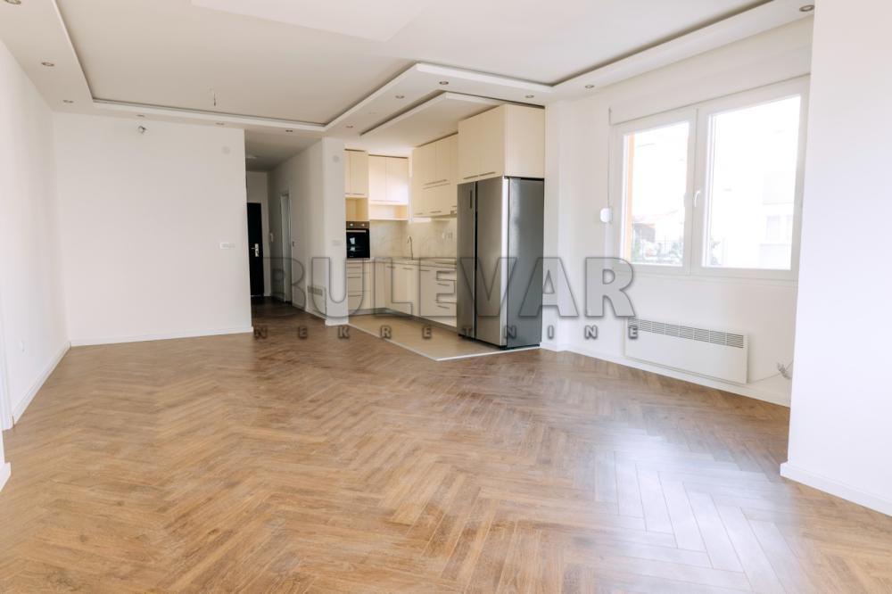 Stanislava Biničkog, Četvorosoban stan za izdavanje, 96m2, 800€