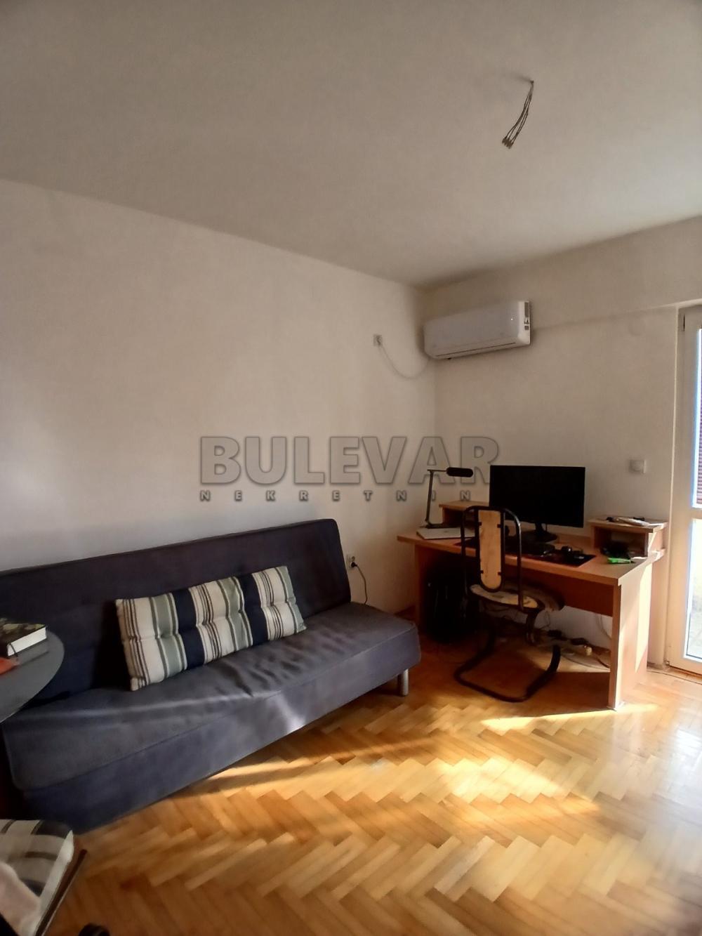 Majakovskog, Jednoiposoban stan za izdavanje, 38m2, 280€