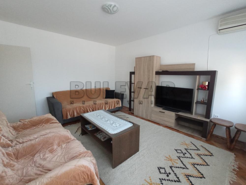 Generala Milojka Lešjanina, Jednoiposoban stan za izdavanje, 37m2, 300€