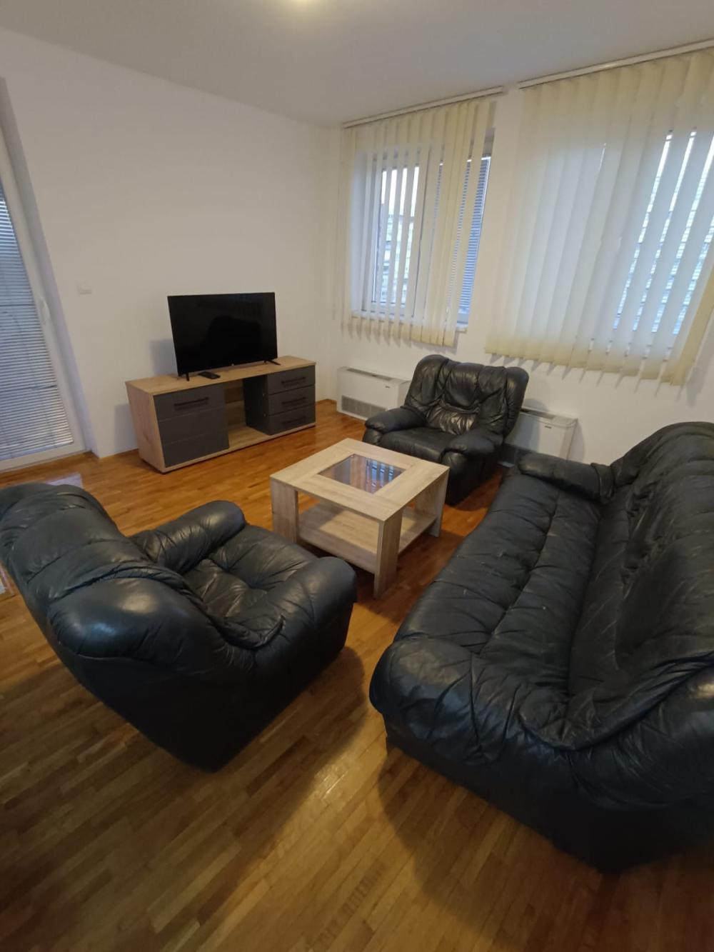 Troiposoban stan za izdavanje, 80m2, 600€