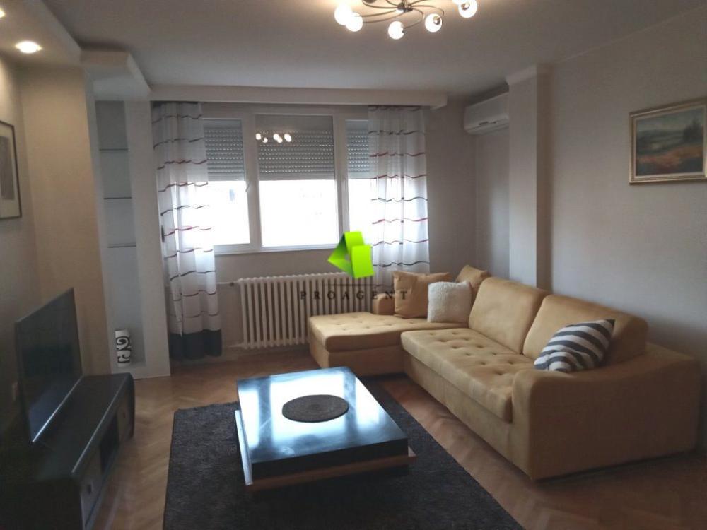 Trosoban stan za izdavanje, 73m2, 500€