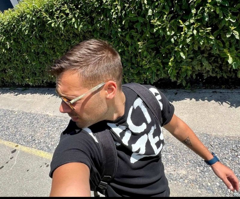 Slobodan momak za devojku