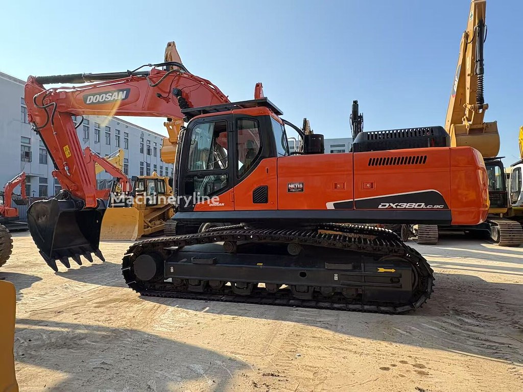 Doosan DX380LC bager guseničar