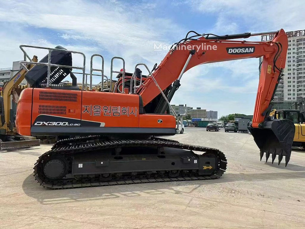 Doosan DX300LC-9C bager guseničar