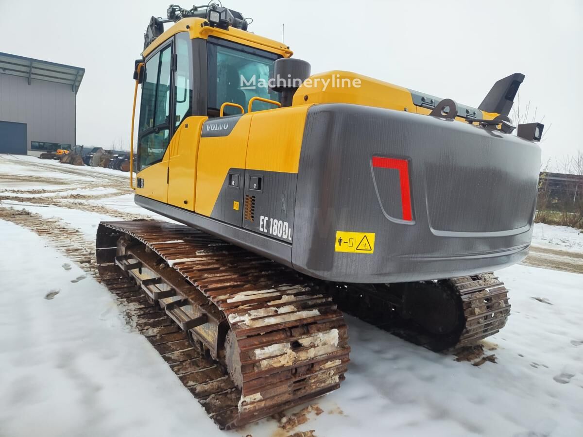 Volvo EC180 D bager guseničar