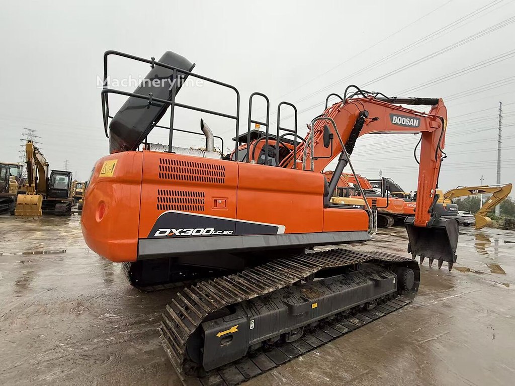 Doosan DX300LC-9S bager guseničar
