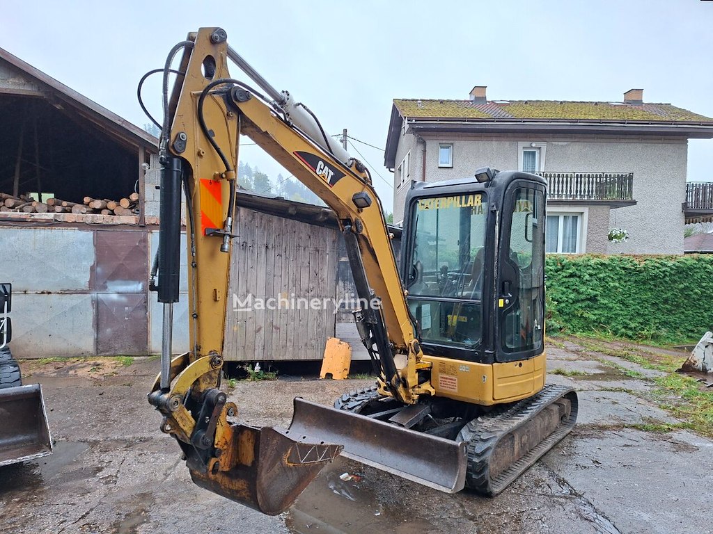 Prodaje se Caterpillar 303C CR mini bager na aukciji