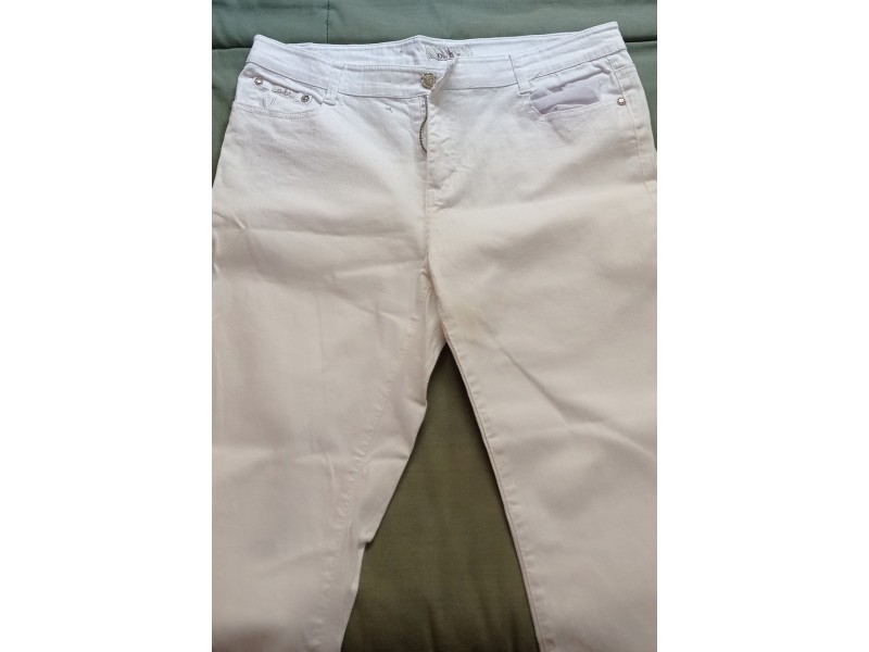 Osi.Ka!Nekoriscene bele pantalone,farmerke br.37