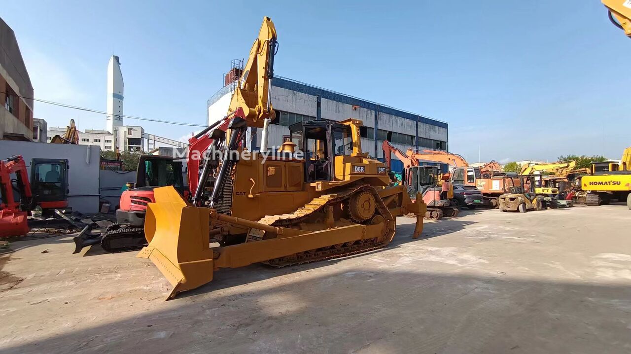 Caterpillar D6R buldožer