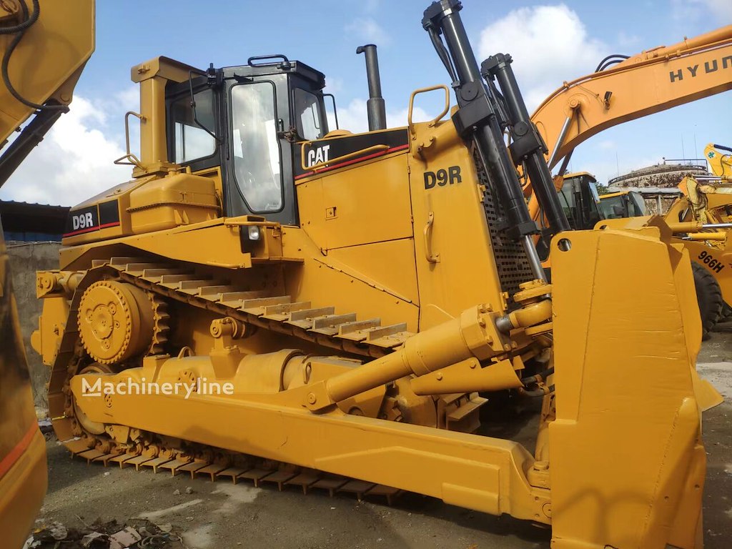 Caterpillar D9R buldožer