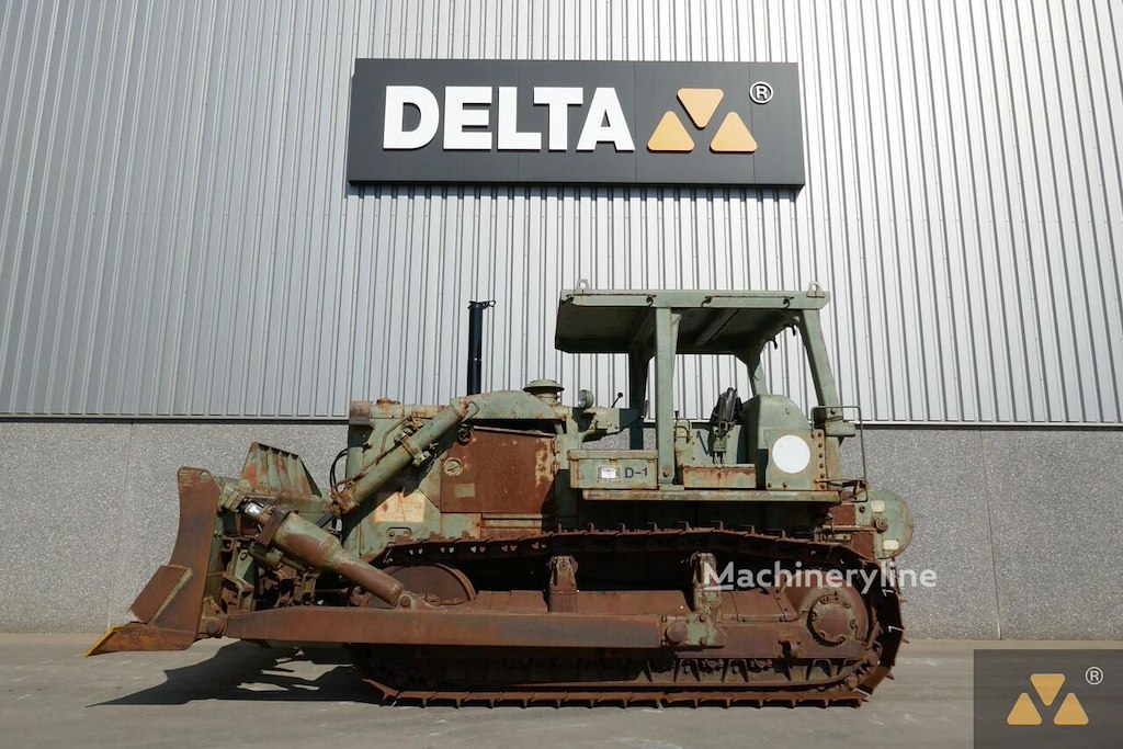 Caterpillar D7F Ex-army buldožer