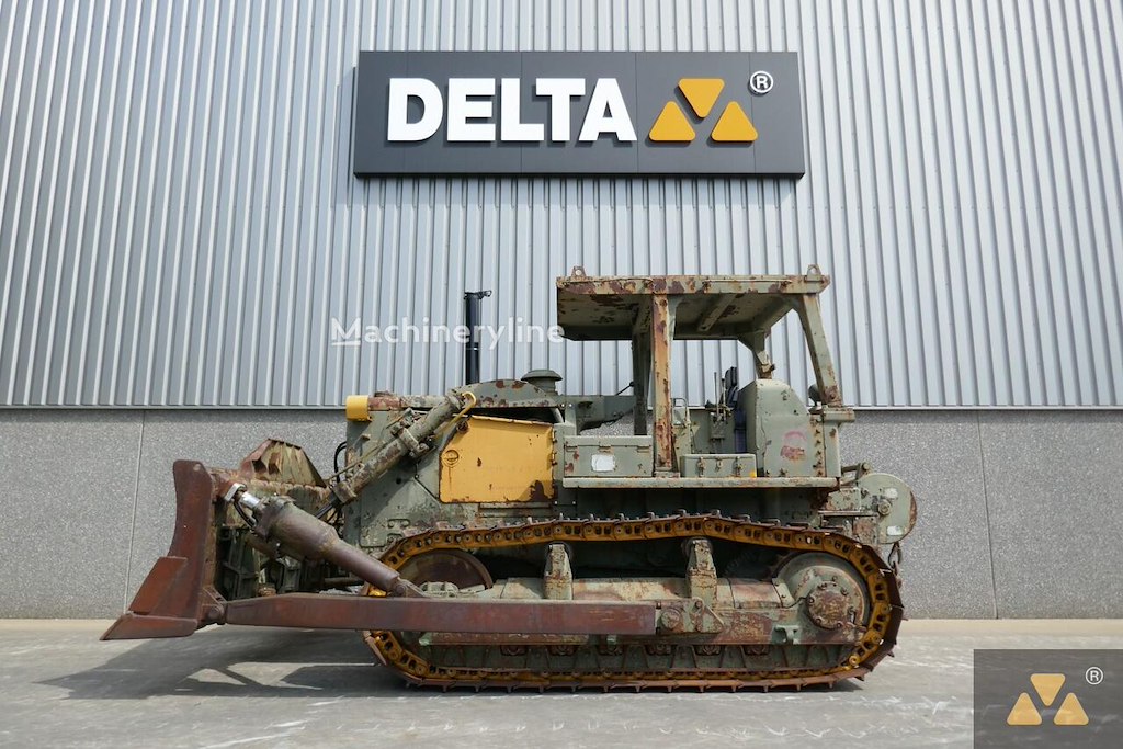 Caterpillar D7F Ex-army buldožer