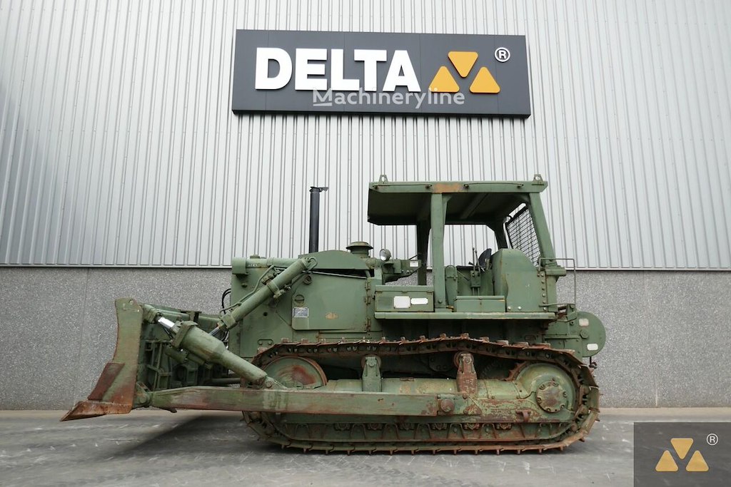 Caterpillar D7F Ex-army buldožer