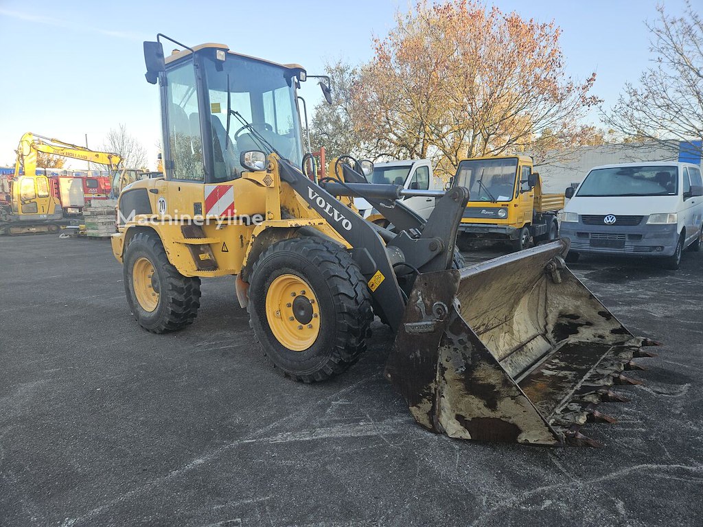 Volvo L30G prednji utovarivač