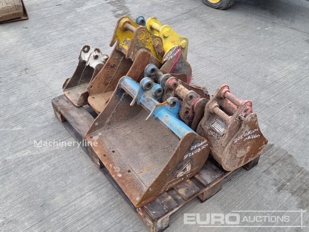 Prodaje se 24", 12", 10", 10", 10", 10", 8" Digging Bucket 25-40mm to suit kašiku za bager na aukciji