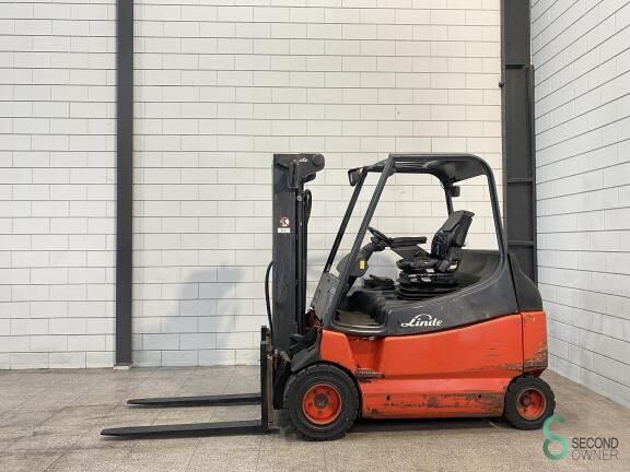 Linde E 30/600 električni viljuškar