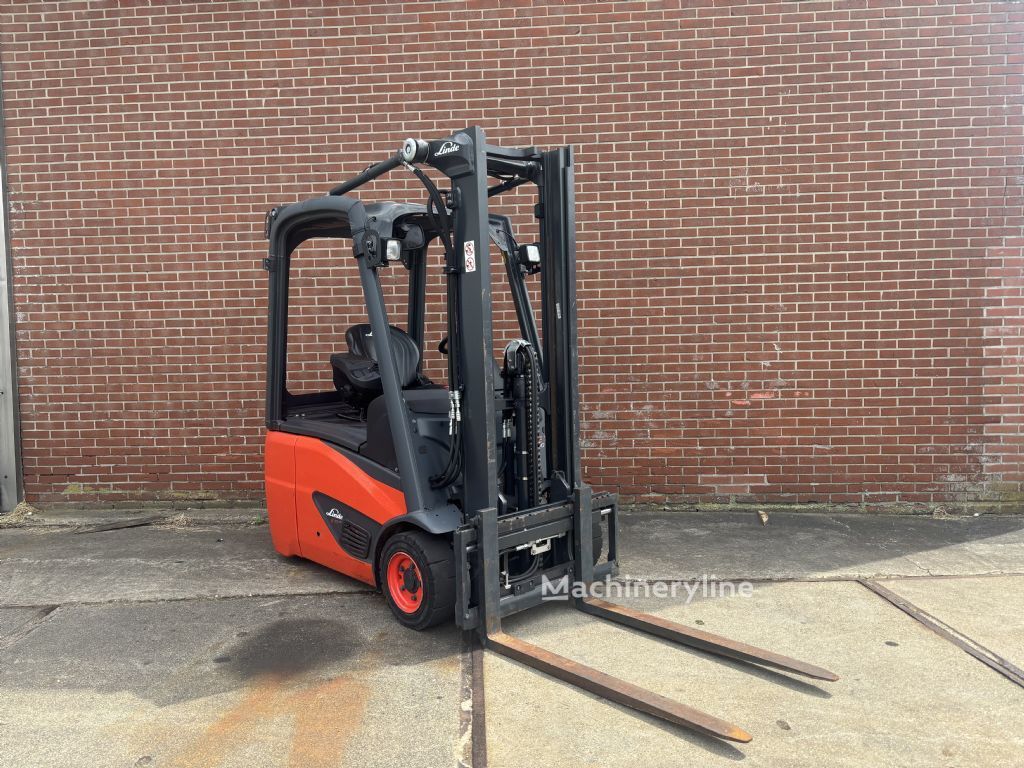 Linde E15-02 viljuškar na tri točka