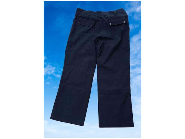 ženske LASTEKS crne pantalone 3/4 ,,Canpa` vel.38