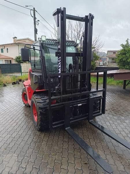 Novi LTMG Yanmar FDR35 ar condicionado terenski viljuškar