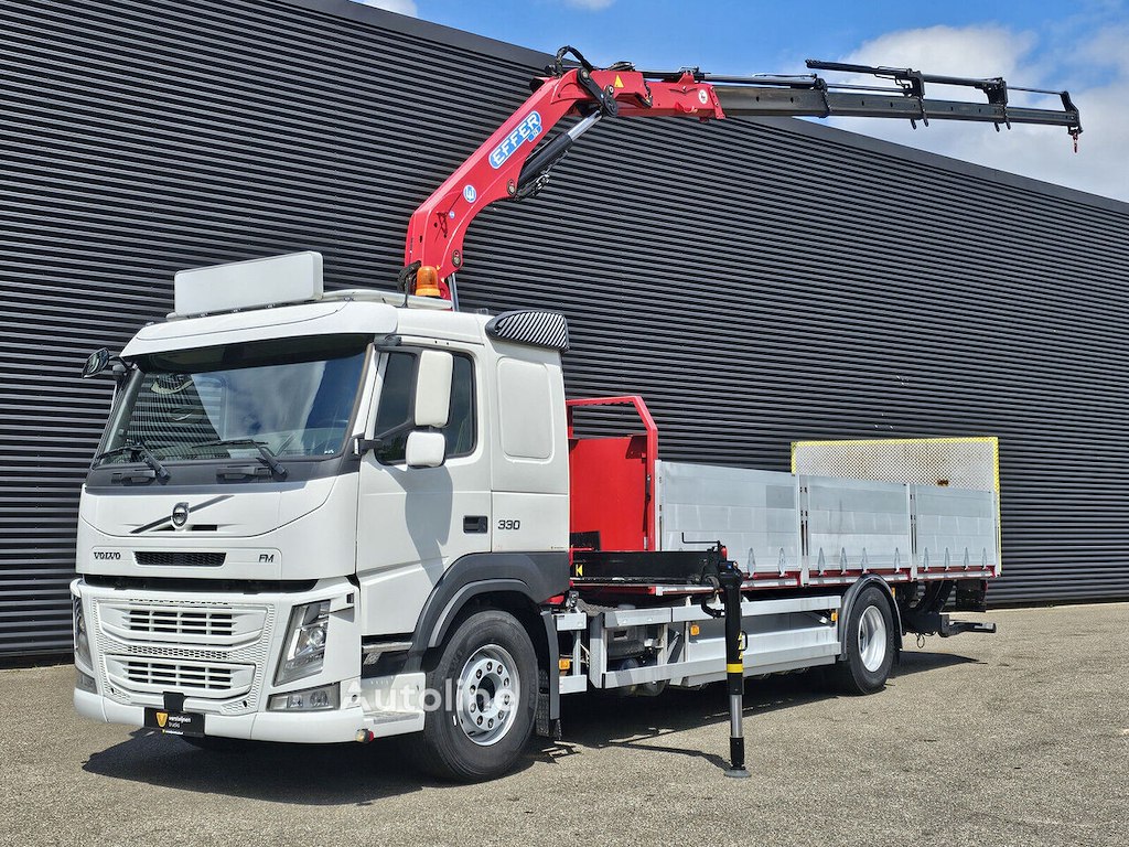 Volvo FM 330 4x2 / EFFER 12.5 t/m CRANE / KRAN kamion s ravnom platformom