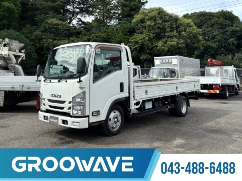 Isuzu ELF kamion s ravnom platformom
