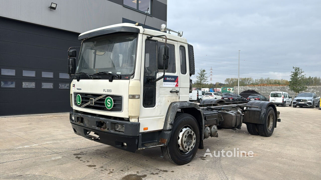Volvo FL 220 (FULL STEEL SUSP. / 10 BOLTS / 18 TONS / VERY CLEAN CHASS kamion šasija