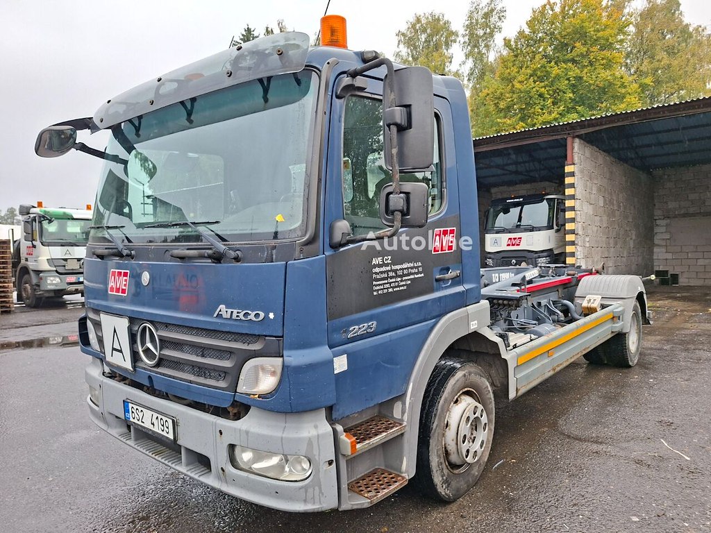 Prodaje se Mercedes-Benz ATEGO 1223 rol kiper sa kukom na aukciji