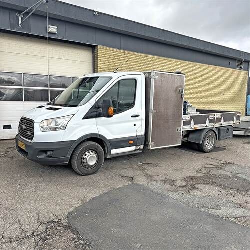 Prodaje se Ford Transit 2.2 TDCi RWD Man kamion s ravnom platformom < 3.5t na aukciji